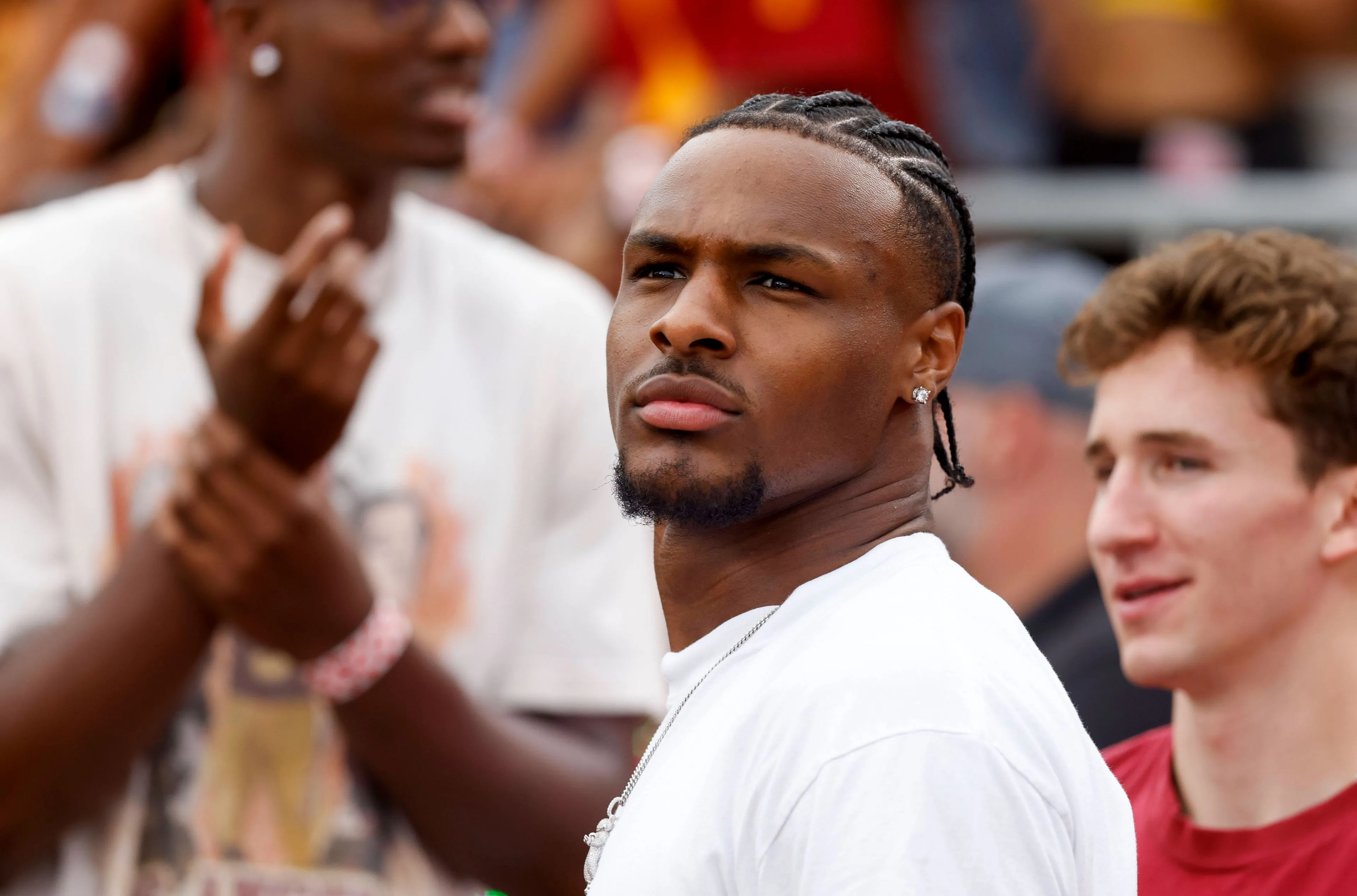 Las redes sociales reaccionan tras la actuación de Bronny James con los ...