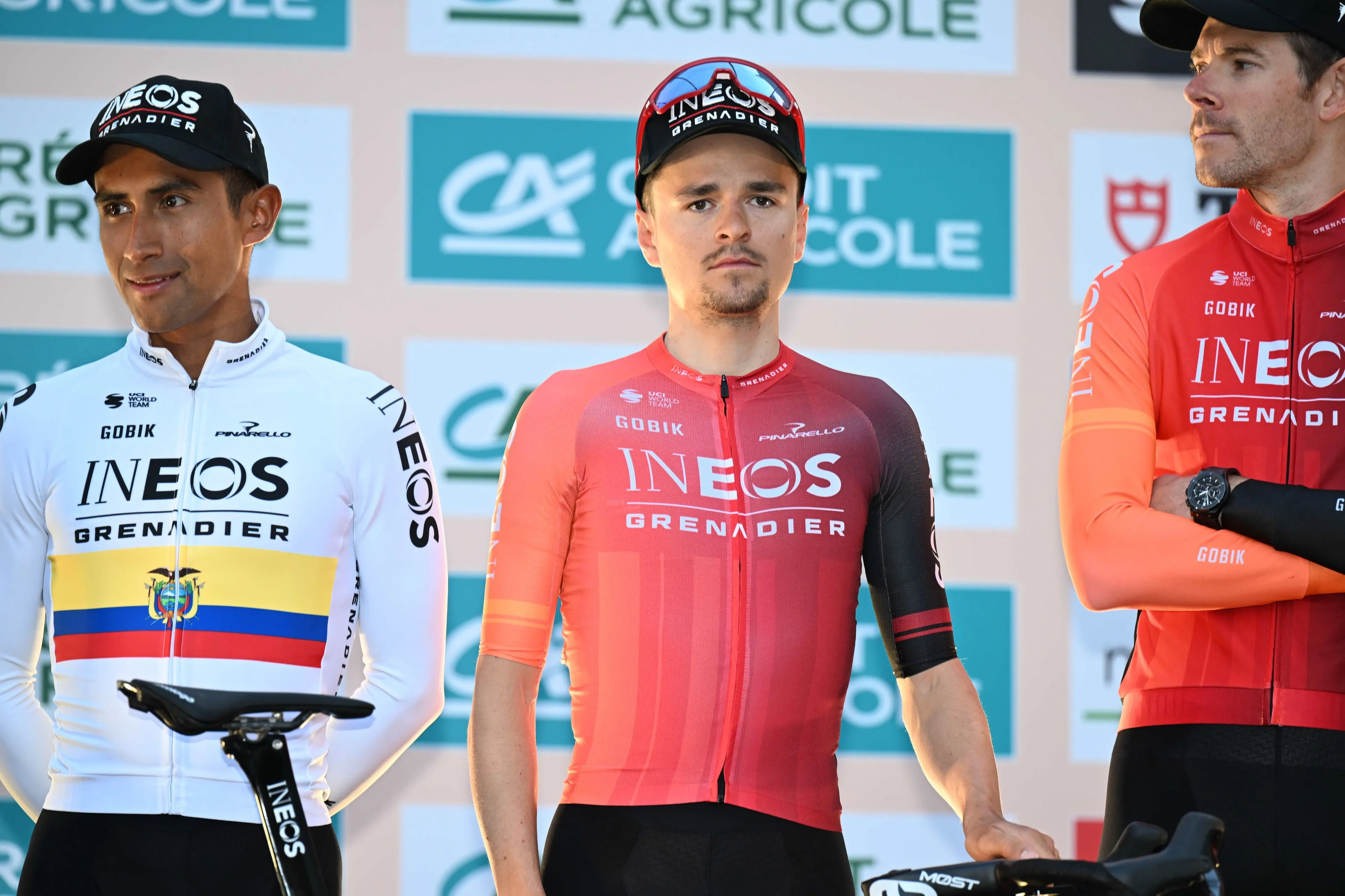 "The wheels have come off" the INEOS Grenadiers according to Bob Roll ...