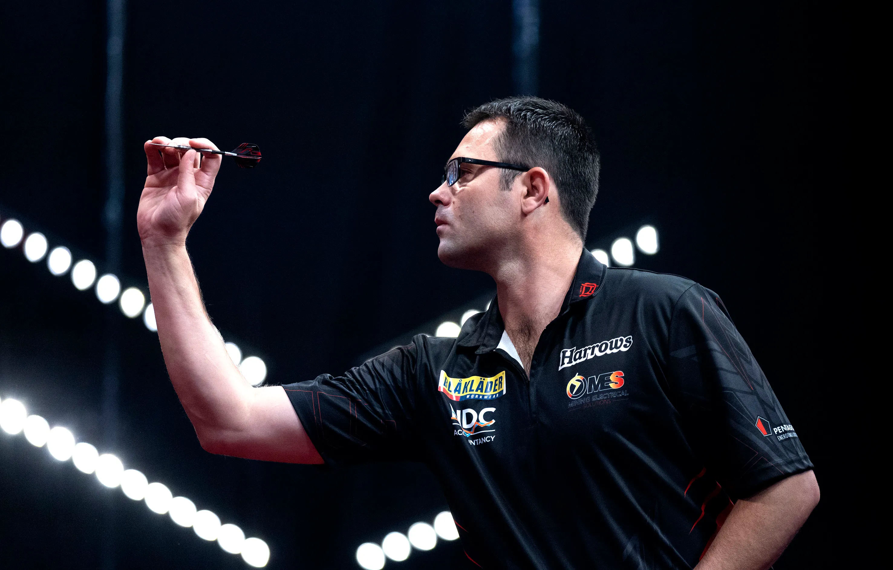 Heta produces staggering 114.15 average to whitewash Van Duijvenbode ...