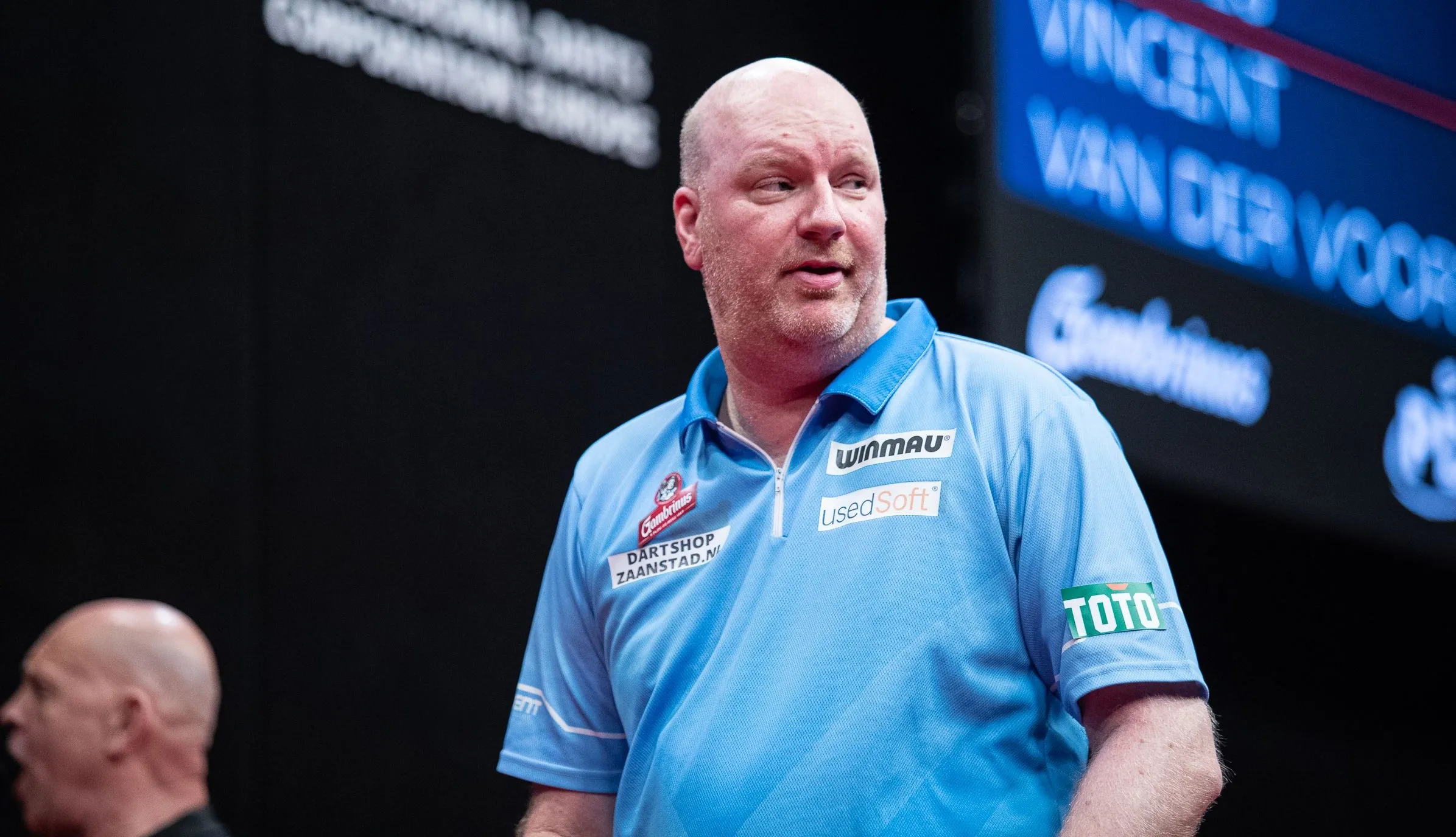 Belgian darts commentator hopes Van der Voort continues for a while ...