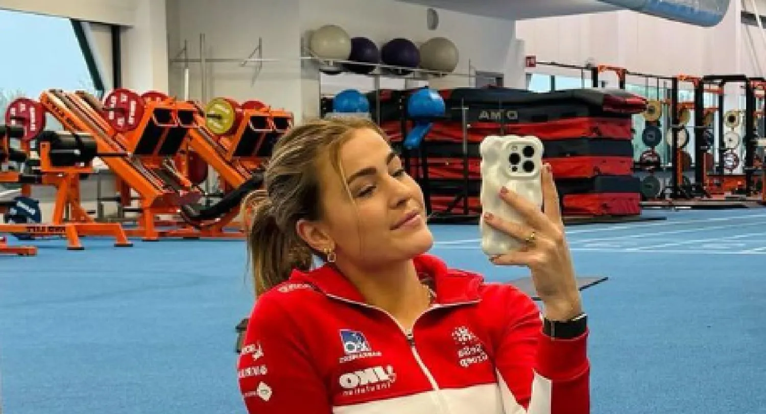 Schaatsster Robin Groot wordt achternagezeten door twee mannen die ...