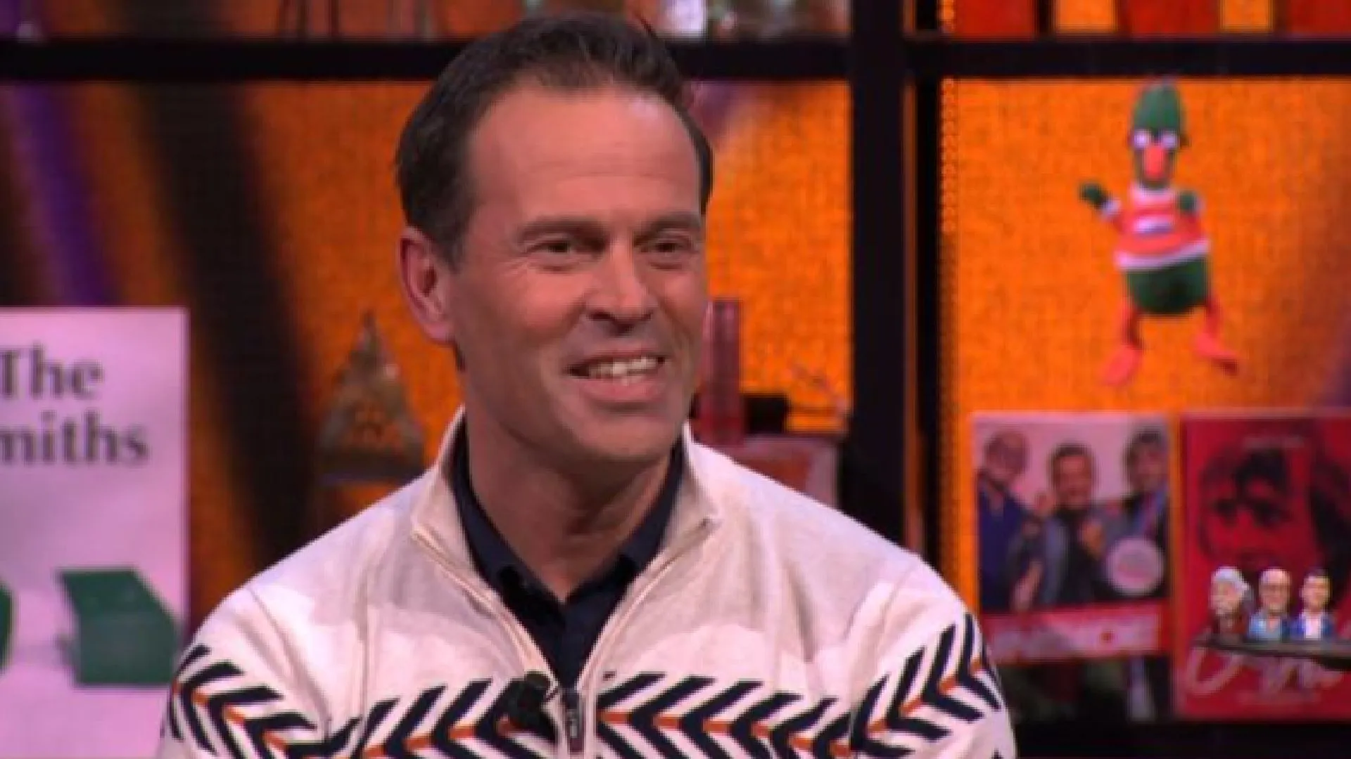 Vreemdganger Bas Nijhuis krijgt steun uit onverwachte hoek: Johan Derksen kraakt Wilfred Genee ...