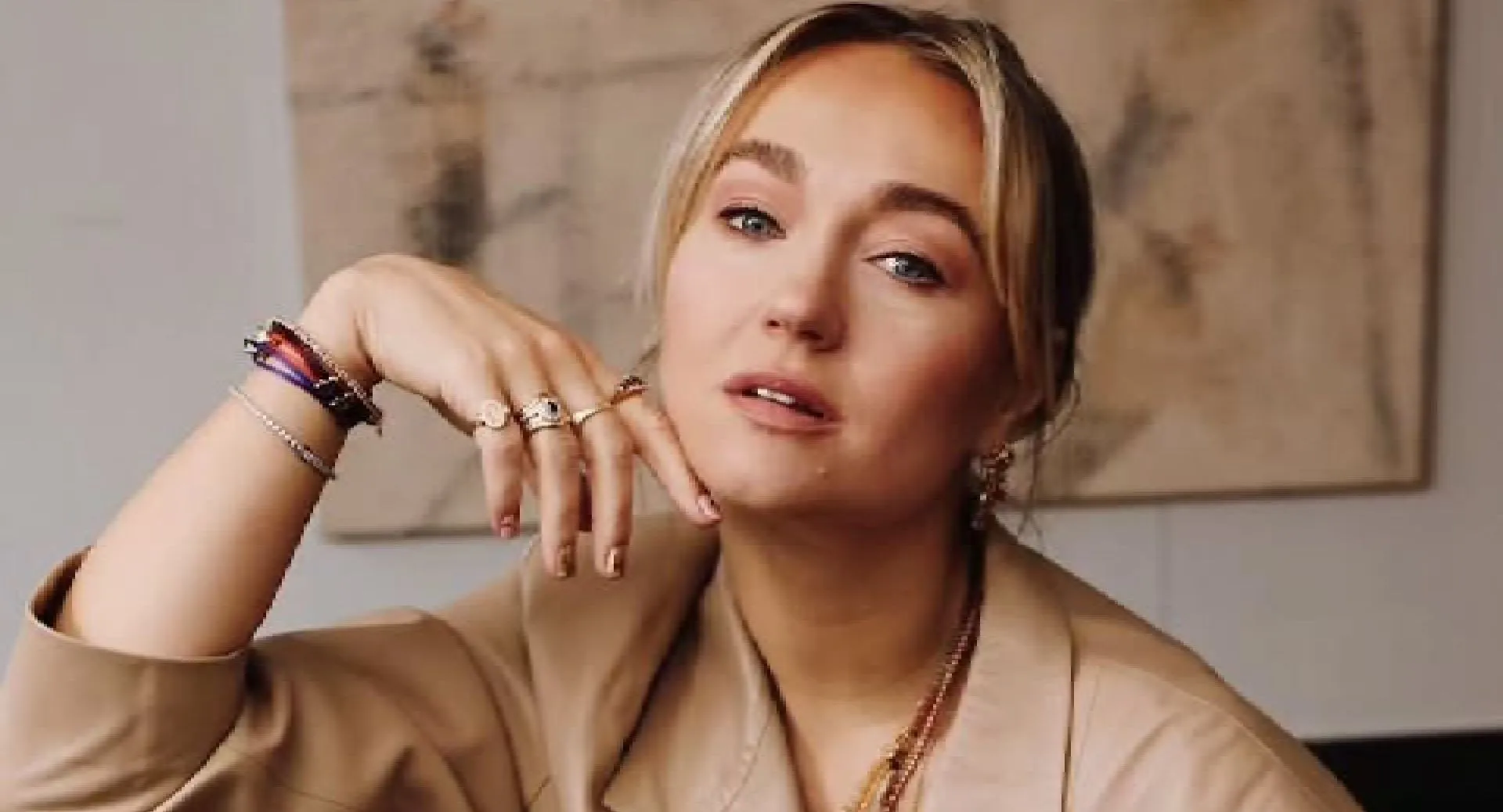 Actrice Carolien Spoor gaat scheiden: bekijk wat regisseur Jon Karthaus ...