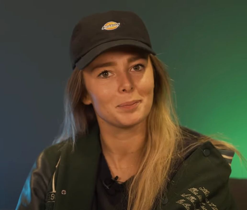 SERA | Alle nieuwtjes, foto's en weetjes over deze zangeres | Mannenzaken.nl