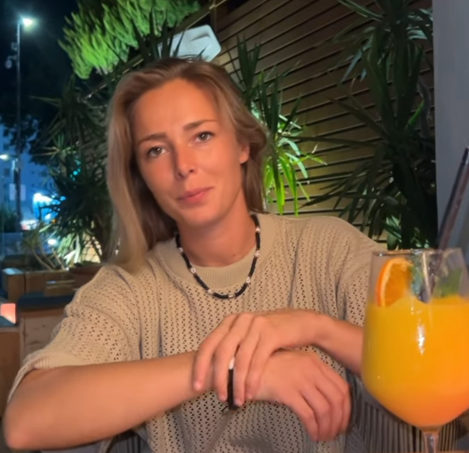 SERA | Alle nieuwtjes, foto's en weetjes over deze zangeres | Mannenzaken.nl