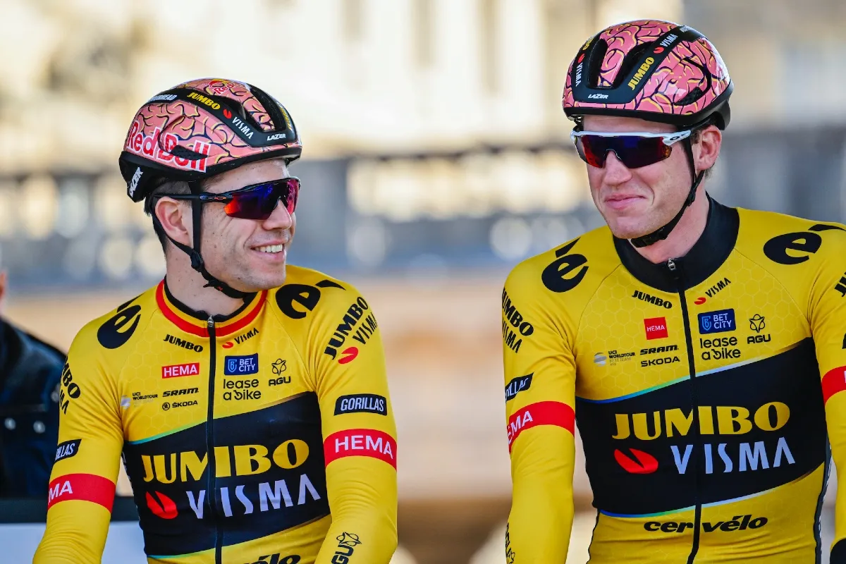 Van Hooydonck windt zich ferm op over Van Aert: “Daar durf ik mijn zoon ...