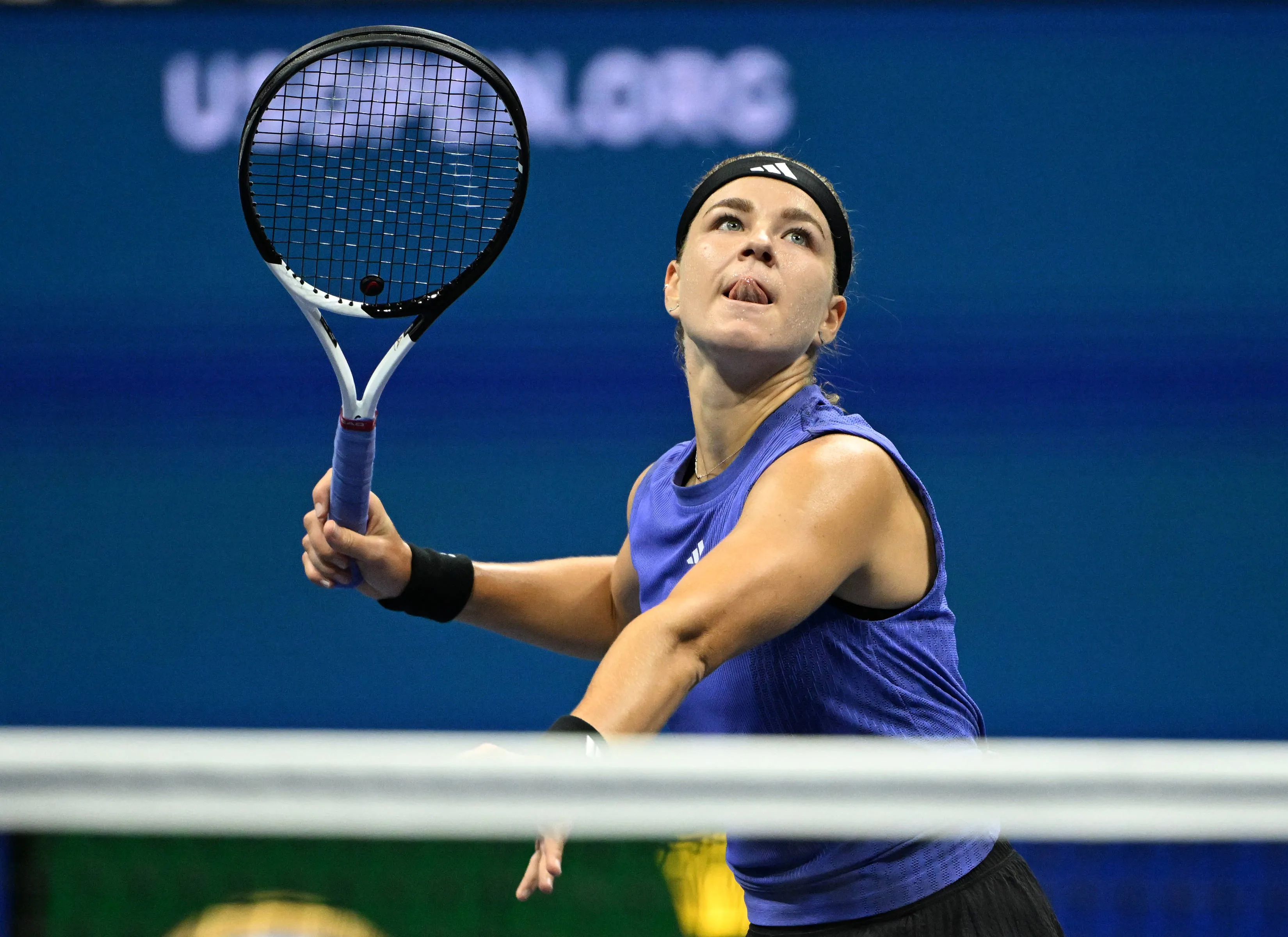 (VIDEO) A woman of many talents: Karolina Muchova throws her racquet ...