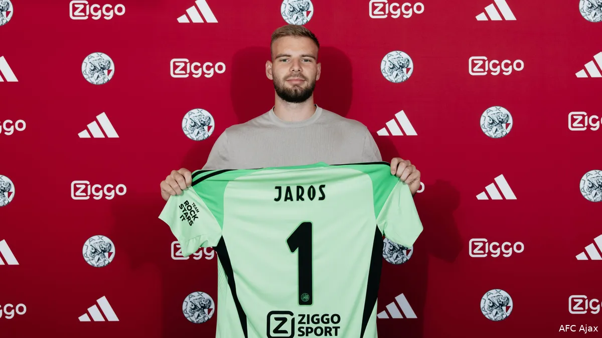Jaros koos mede door Heitinga voor Ajax: 'Heel handig om ergens te komen waar je trainer kent'