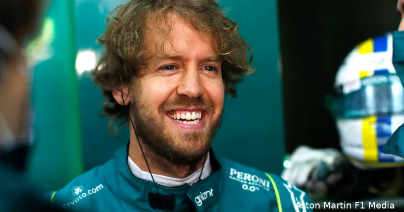 Sebastian Vettel kreeg stoeltje bij Mercedes naast Lewis Hamilton ...