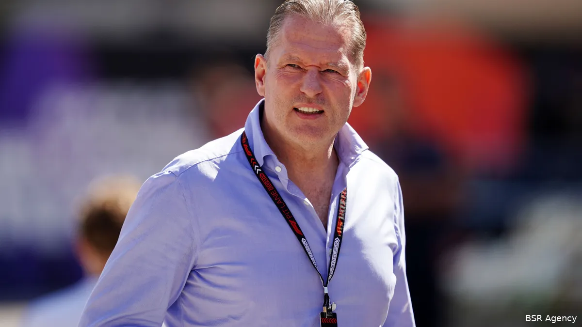 Lewis Hamilton ziet uitspraken Jos Verstappen negatief uitpakken voor Max: 'Hij is geen ...