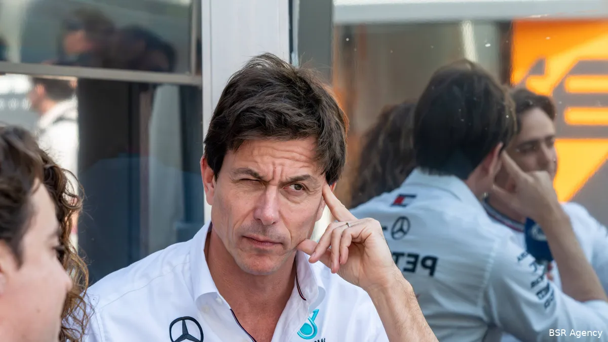 Toto Wolff weet reden voor agressief rijgedrag Max Verstappen: 'Zij hebben het gelegitimeerd' | GP33