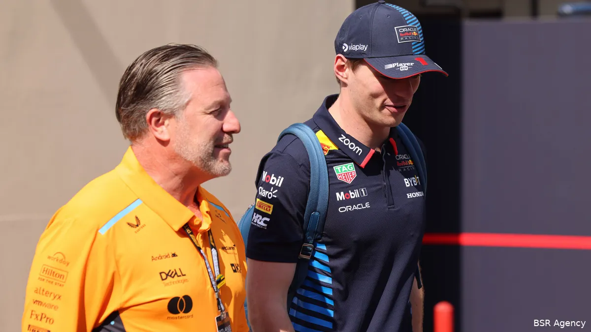 Zak Brown over mogelijke Mercedes-transfer Max Verstappen: 'Behoorlijk ongemakkelijk...' | GP33