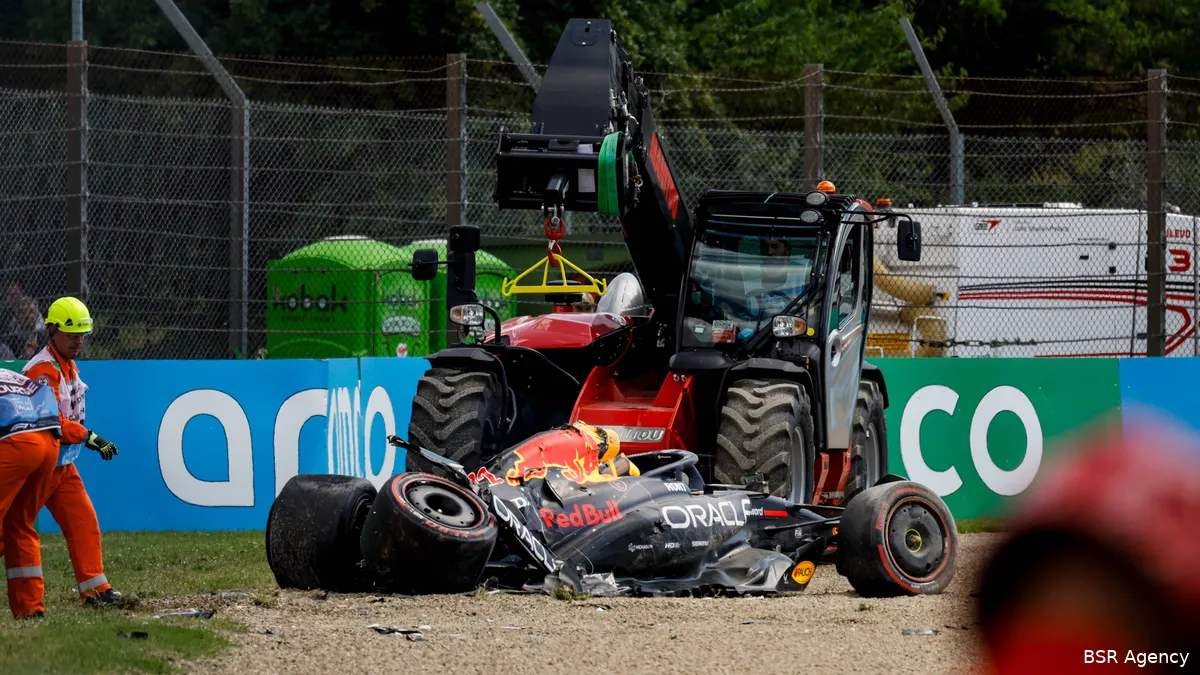 Helmut Marko maakt zich zorgen om 'kritieke situatie' bij Red Bull door crash Tsunoda | GP33