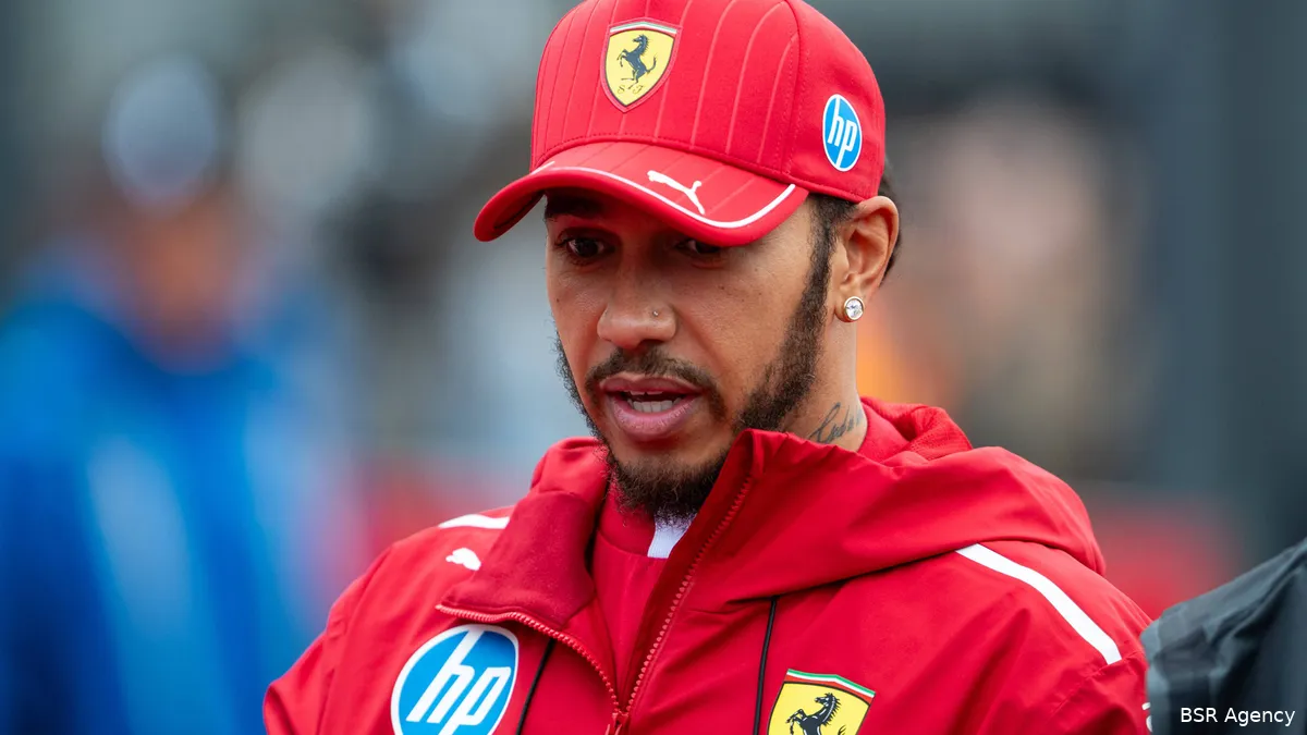 Lewis Hamilton doet geheimzinnig over nieuw gezicht bij Ferrari | GP33