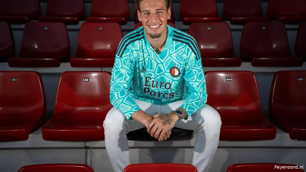 Kroesen: ''Het is niet handig om bij een club te spelen waarvan je ...