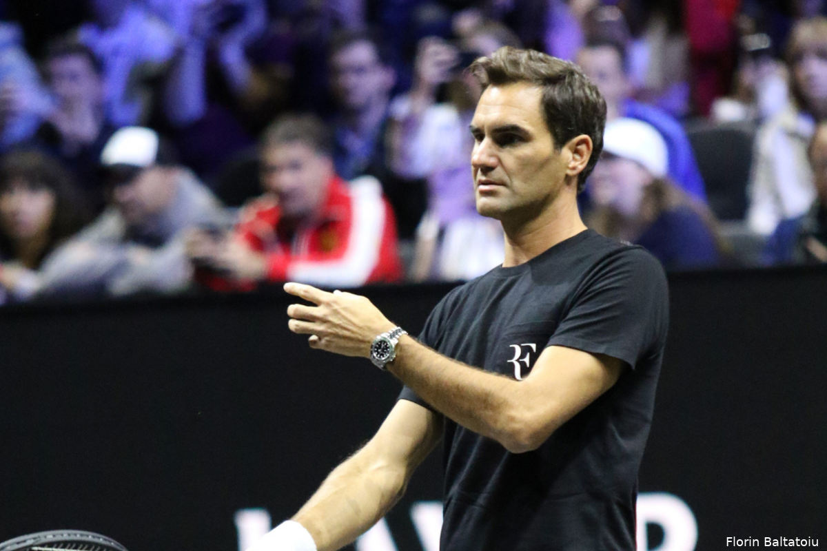 WATCH: Federer Teaches Students How To Hit A Two-Handed Backhand