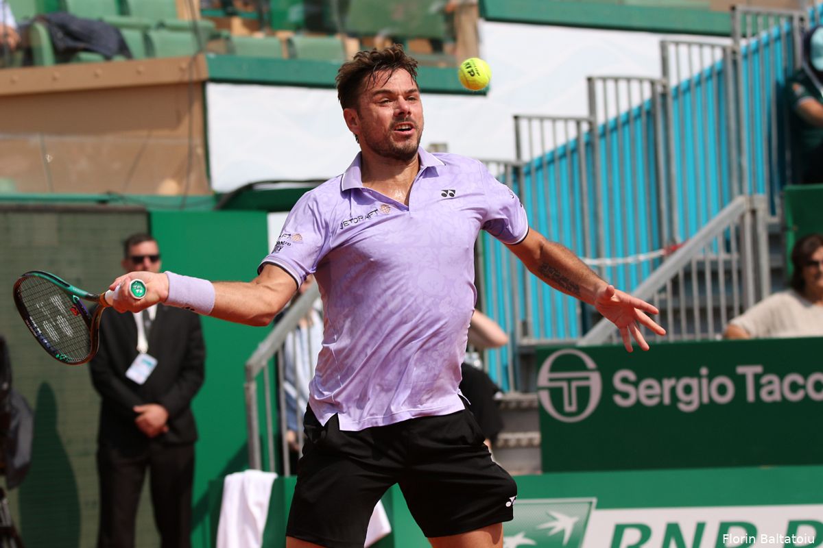 Wawrinka Moves Past Ivashka On Rainy Day in Rome