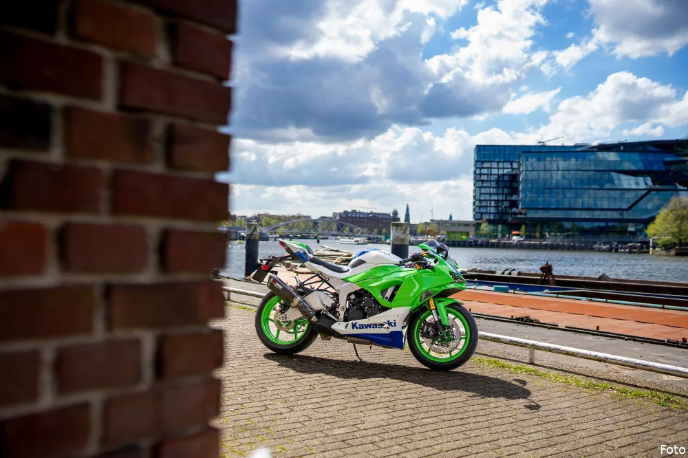 Feestelijke Kawasaki Ninja ZX-6R is een ongelooflijke knalraket