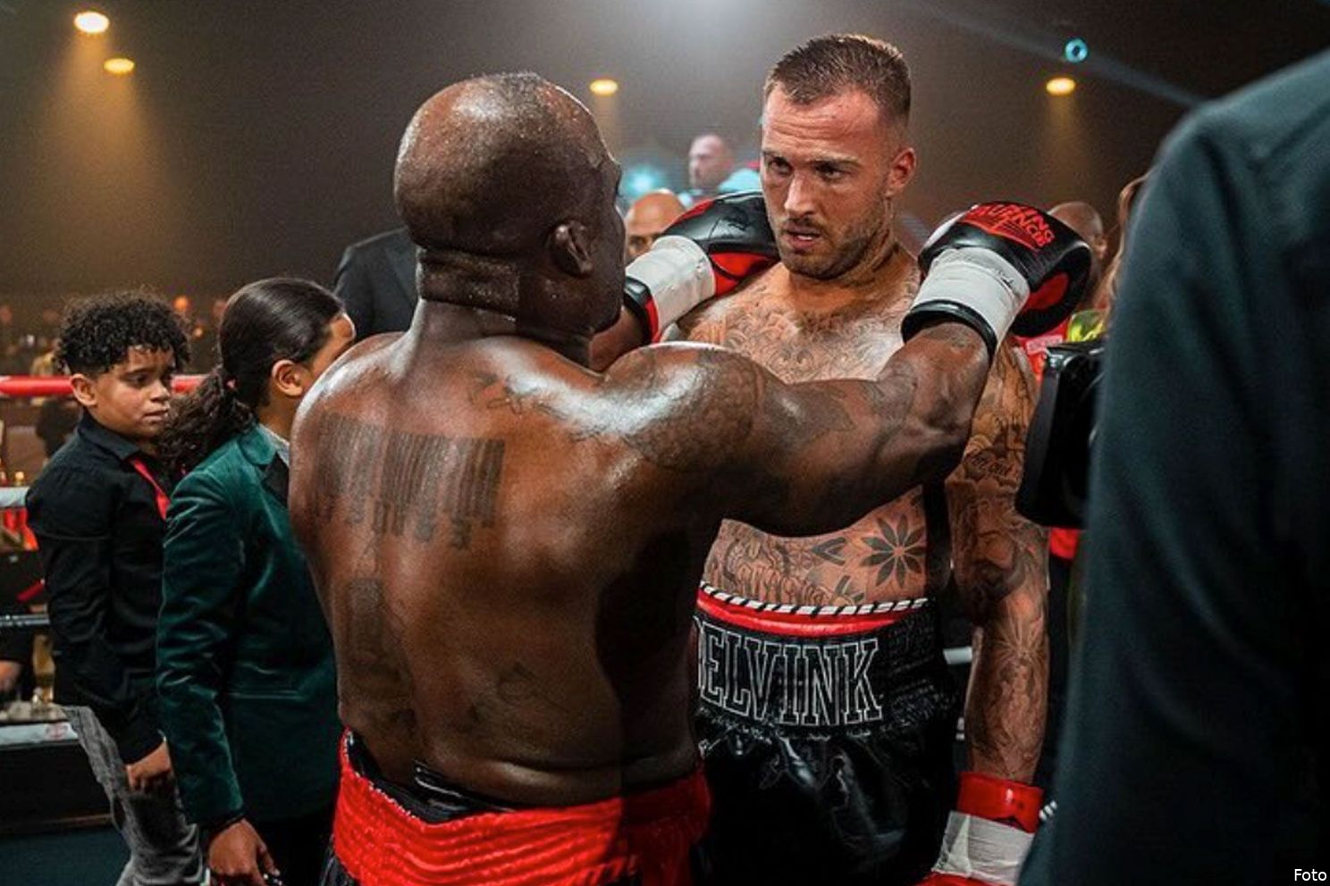 Bizar: Dave Roelvink bokst om €100.000 - dit is geen grap! | Vechtsport info