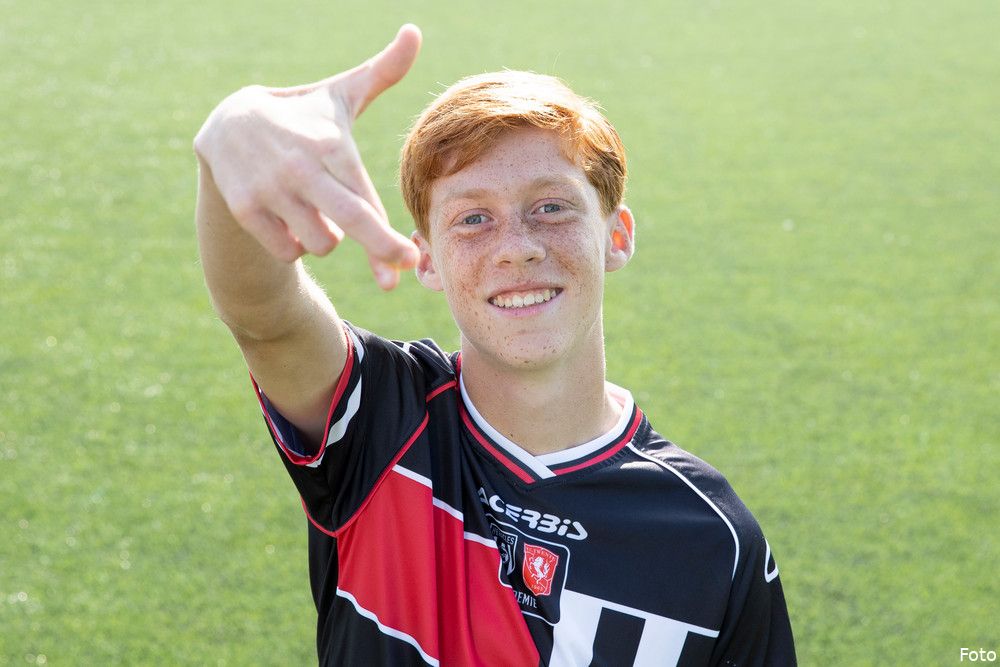 Onder 18 degradeert nét niet ondanks nederlaag bij Feyenoord