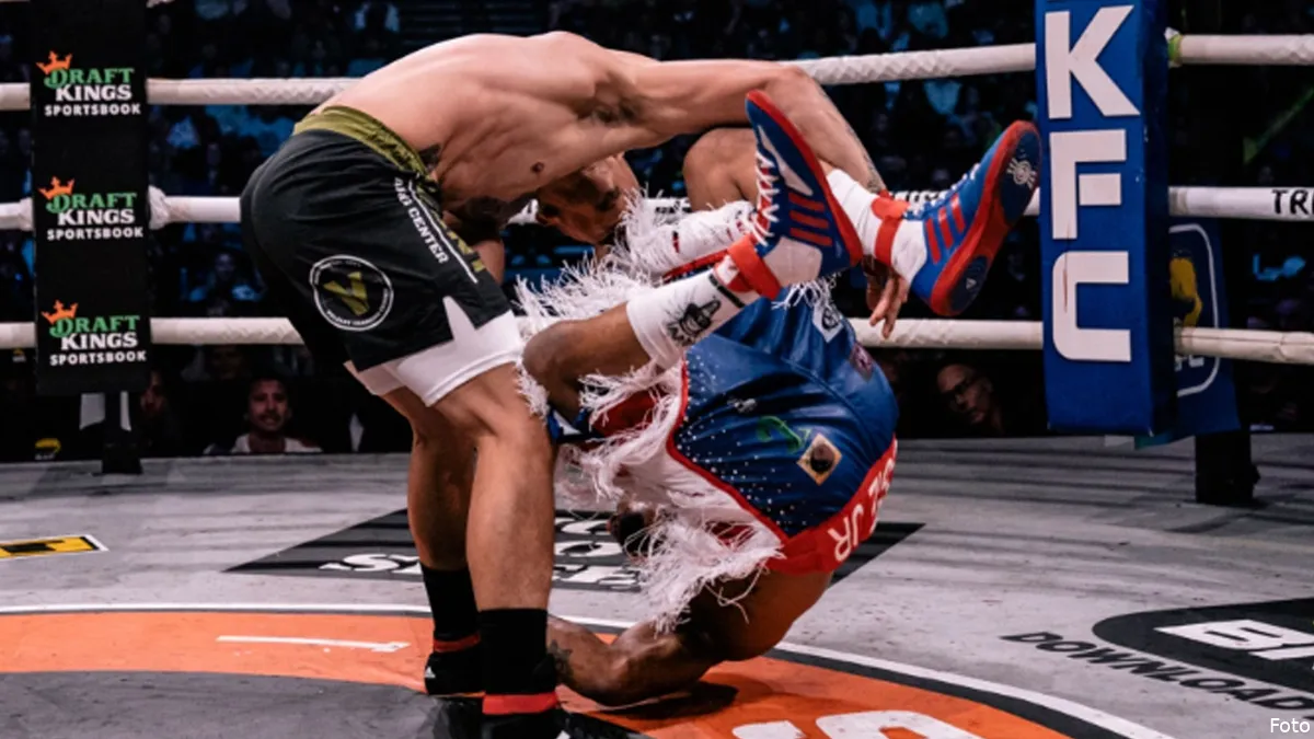 🎥 Bareknuckle boksers zwaar de fout in! 'Dit kan toch niet waar zijn ...