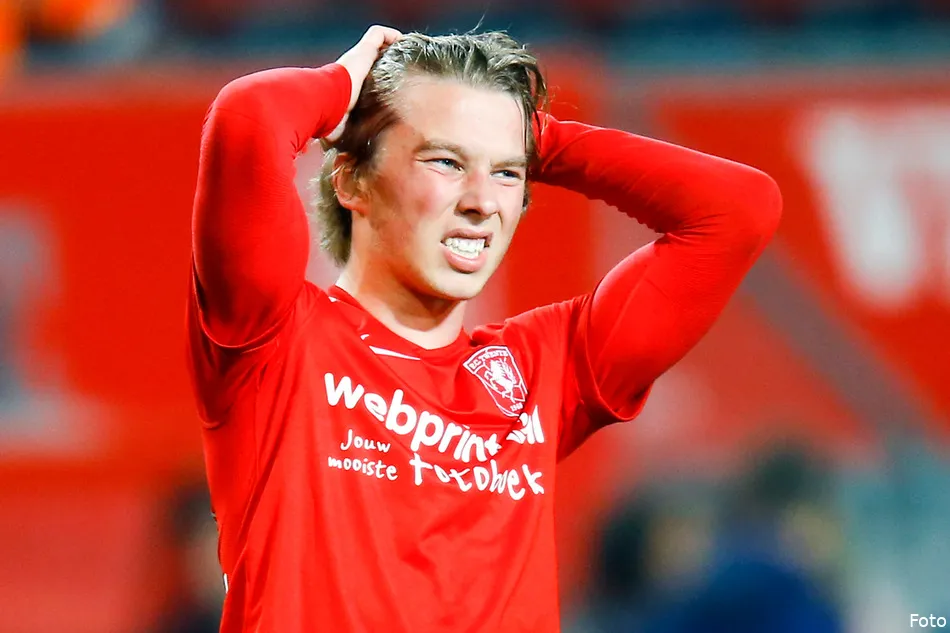 Baard, staart en oorbellen: Zo ziet Jeroen van der Lely er nu uit ...