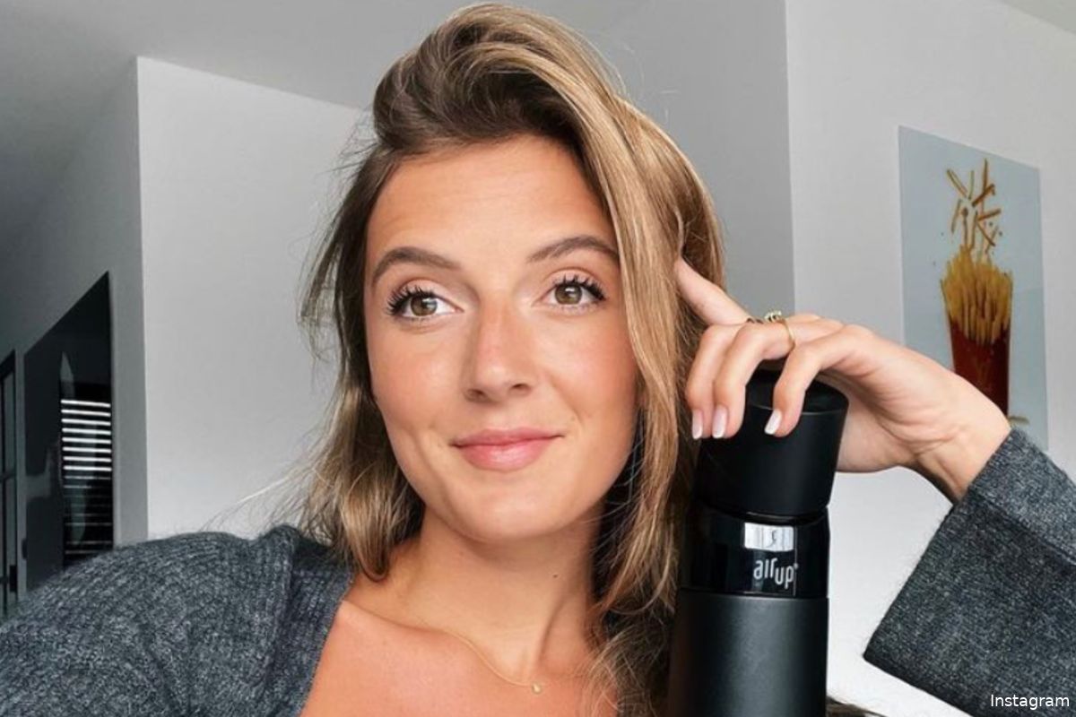 Jamie-Lee Six laat Instagram bijna crashen met foto's in ondergoed ...