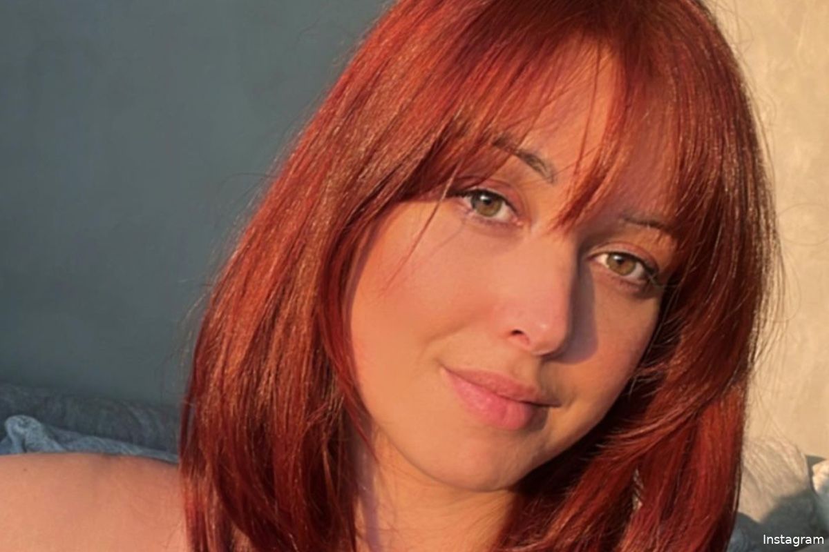 Sexy Lotte Vanwezemael laat wel heel diep in haar decolleté kijken op vakantie: "Wow, lekker ding!"