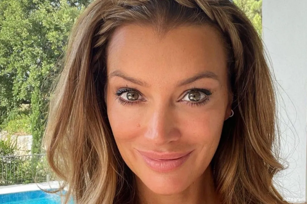 "Wauw, godin!": Véronique De Kock laat Instagram bijna ontploffen met ...