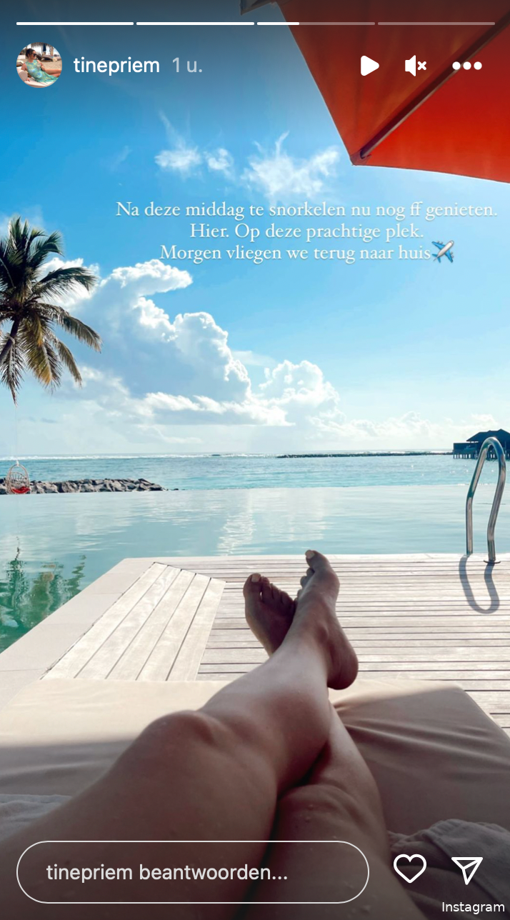 "Nog even genieten": 'Thuis'-actrice Tine Priem trekt haar bikinitop ...