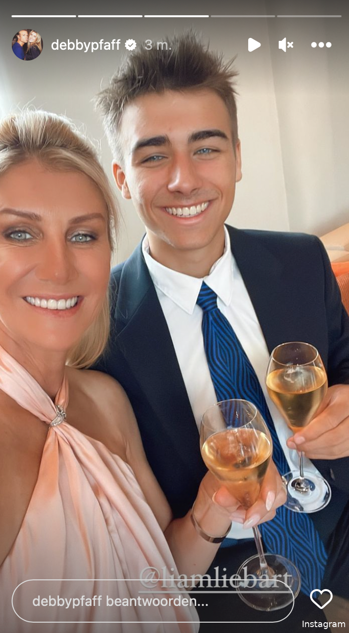 Wat een verandering! Zo zien Keano (18) en Liam (17), de zonen van ...