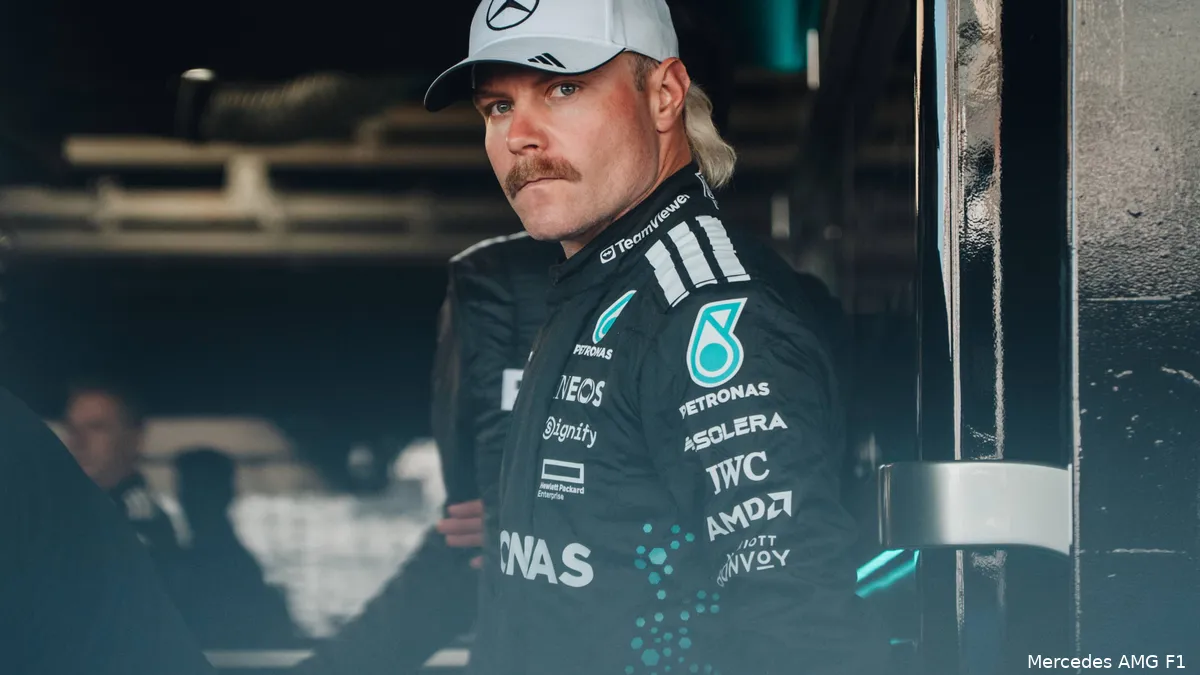 Bottas heeft een vraag over de RB21: 'Verstappen presteert bijna beter dan auto toelaat ...