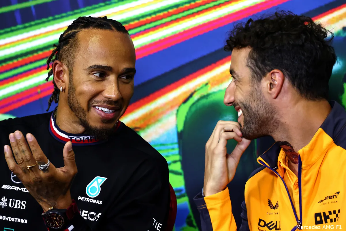 Hamilton ontkent Red Bull-contractgesprekken: ‘Horner loopt te stoken’