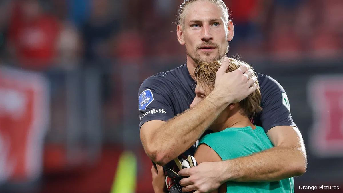 Sterkhouder blijft FC Twente trouw: "Voor 99,9 procent zeker ...