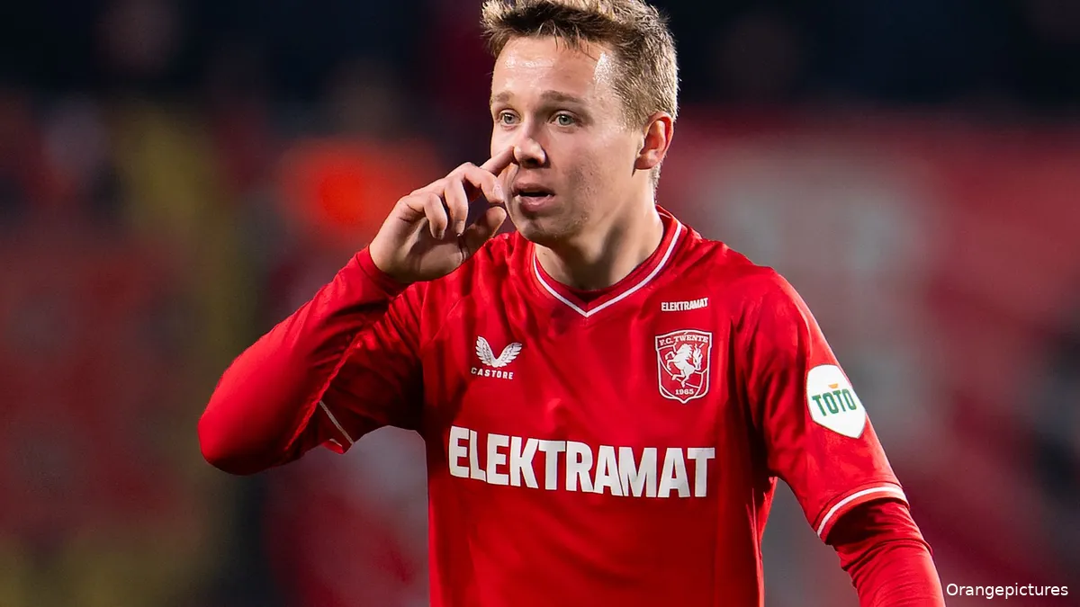 Modelprof Kjolo leert van Barca-legendes: "Mijn grootste idolen" | Twenteinsite.nl