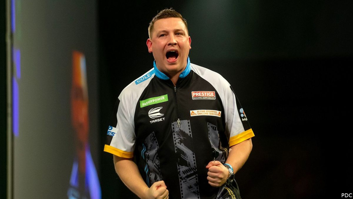Chris Dobey ends Michael Smith's reign as world champion with stunning ...