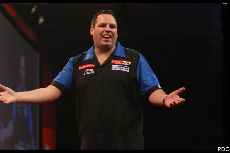 THROWBACK VIDEO: Lewis first darter ever to throw a nine-dart finish in ...