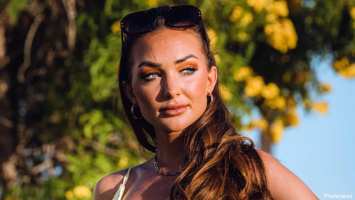 Twee weken na haar horrorcrash: Chayenne Van Aarle deelt aangrijpende ...