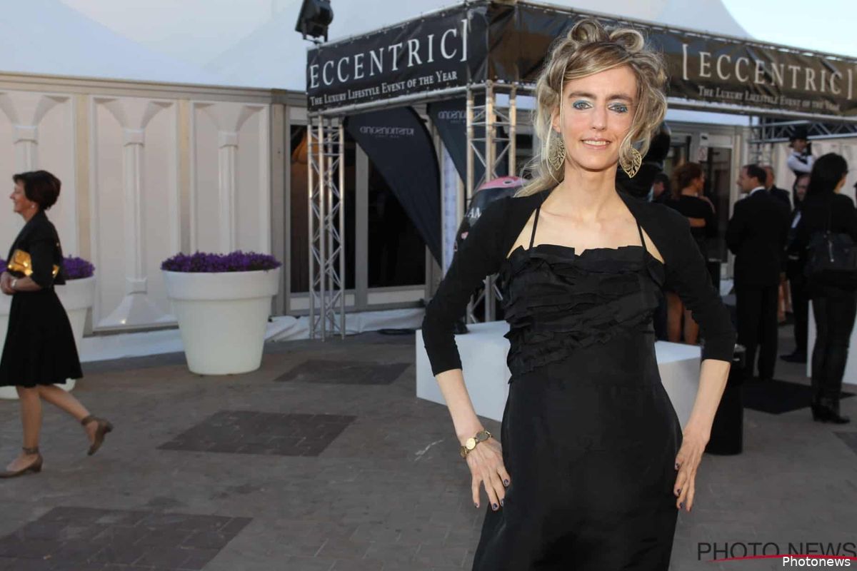 Na jarenlange gezondheidsproblemen: opnieuw bijzonder slecht nieuws uitgelekt over zangeres Kim Kay