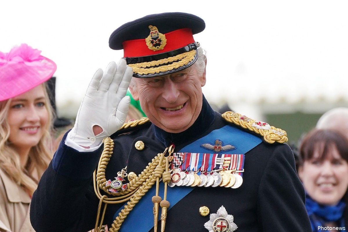 Schokkend: zoveel zijn de kronen die koning Charles zal dragen op ...