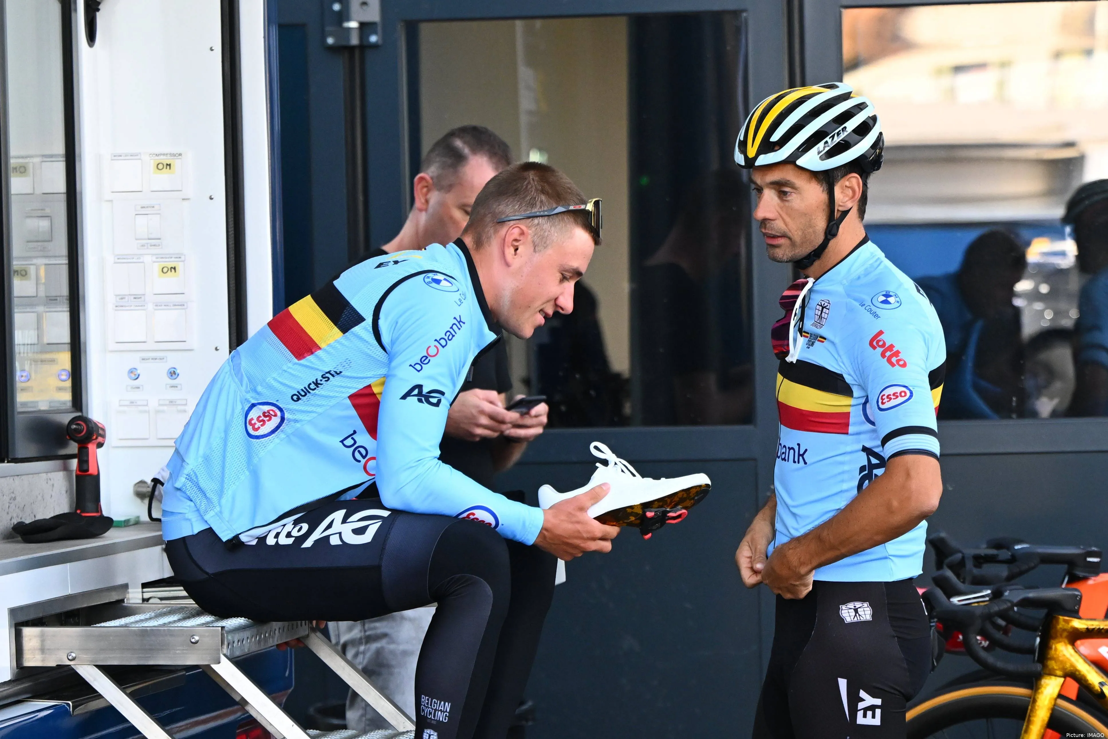 Coach die Remco Evenepoel naar dubbel Olympisch goud leidde is nog ...