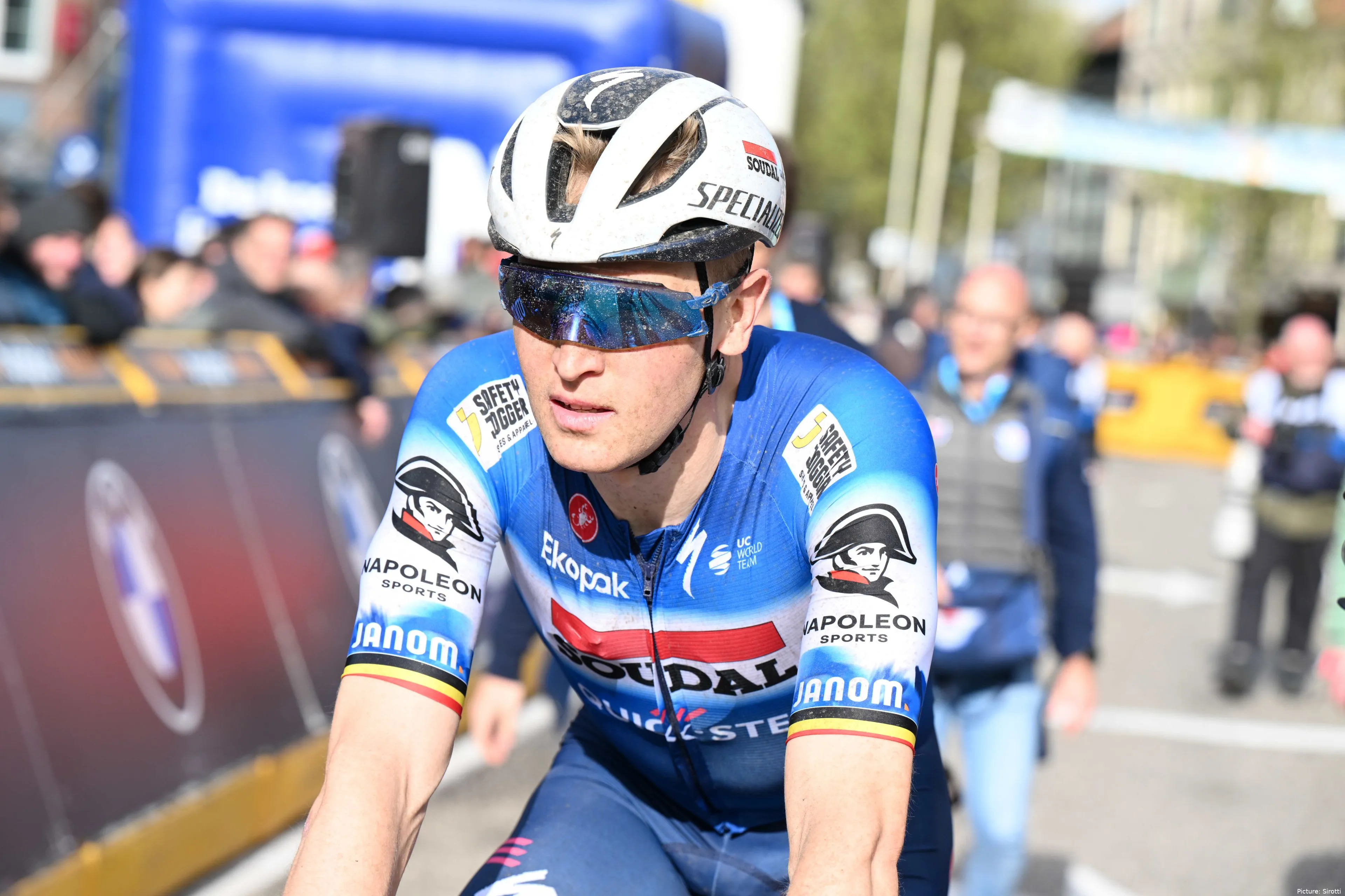 Tim Merlier en zijn coach bij Soudal - Quick-Step na samenwerking van ...