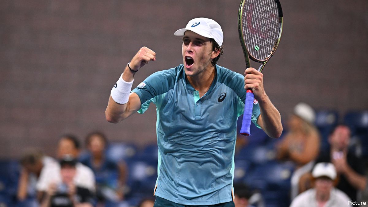 Brandon Holt shares excitement at mother Tracy Austin playing on court ...