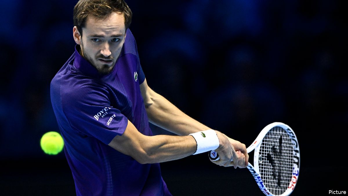 Medvedev supera a su mejor amigo Rublev y se clasifica para las ...