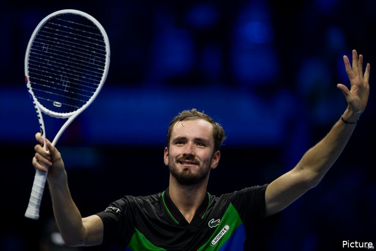 Daniil Medvedev's dominant performance paved the way for the Eagles ...