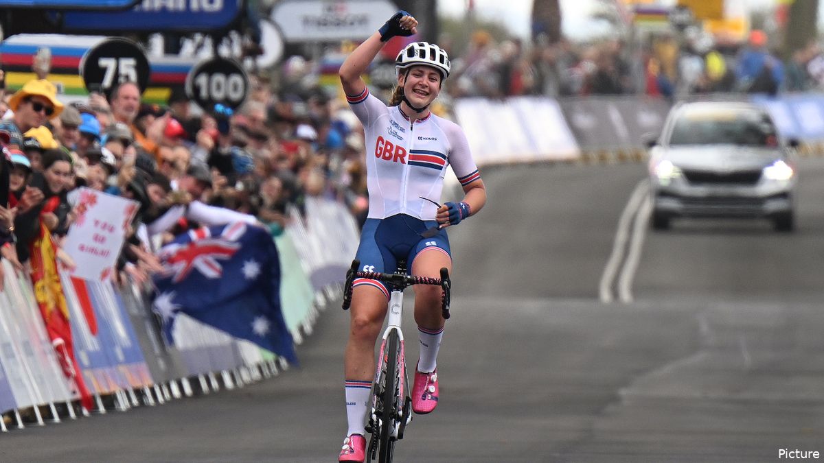 Zoe Bäckstedt wins back-to-back World Titles as she rides level above ...