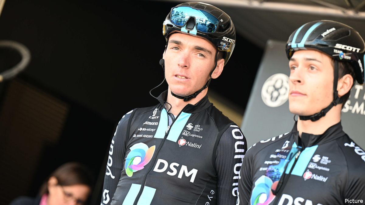 Romain Bardet leads Team DSM in Tour de Suisse | CyclingUpToDate.com