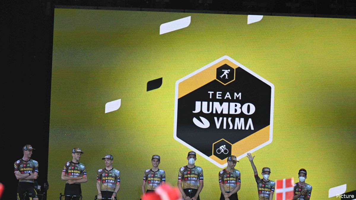 Jumbo-Visma to debut unique helmet at Paris-Roubaix | CyclingUpToDate.com