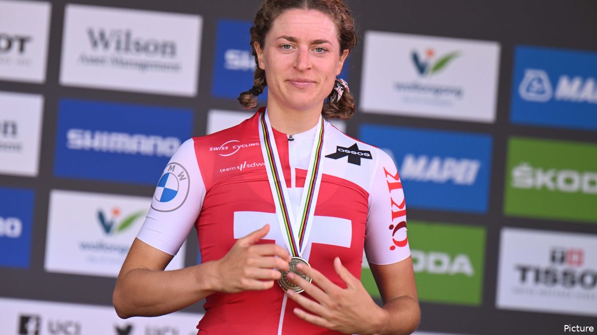 Marlen Reusser overwhelmed after teammate Demi Vollering let's her go ...