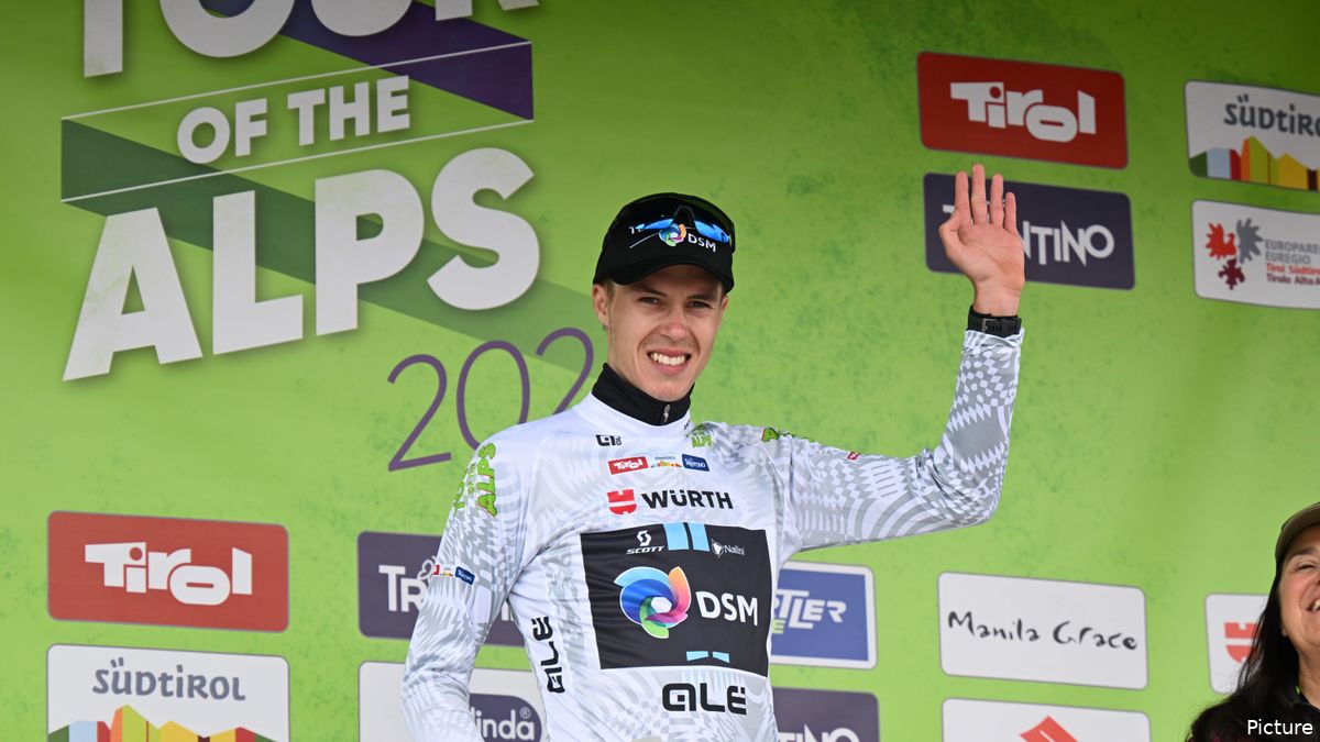 Team DSM renew with British breakthrough Max Poole into 2027 ...